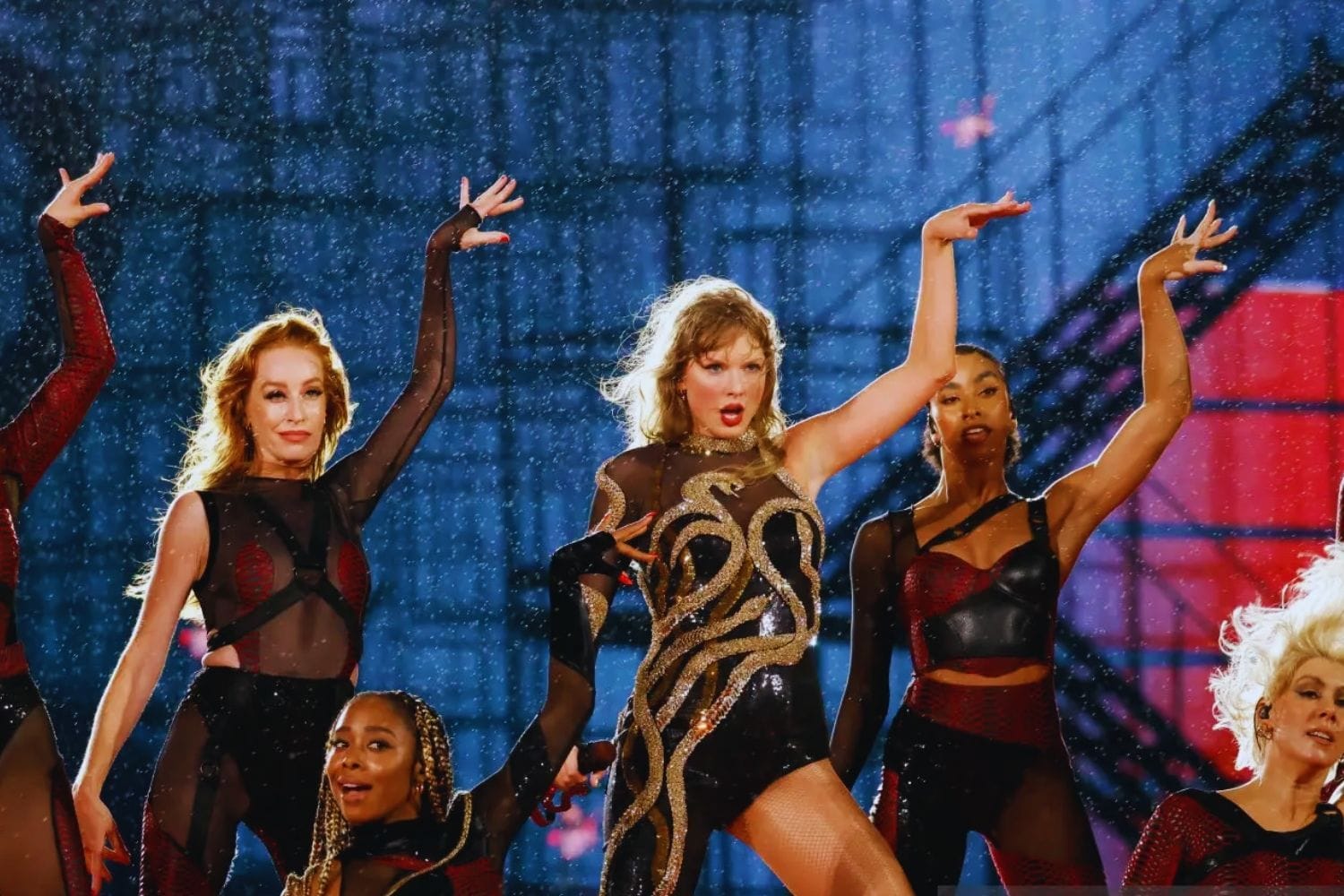 The 5 Richest Female Artists in the Music Industry - Rich Rival